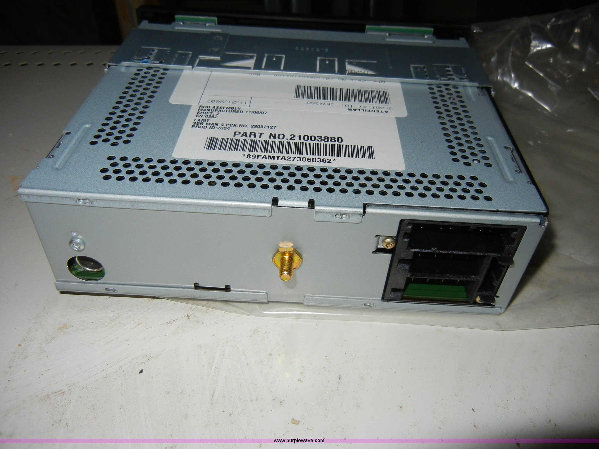 Caterpillar AM/FM stereo unit in Tonganoxie, KS | Item J9442 sold ...