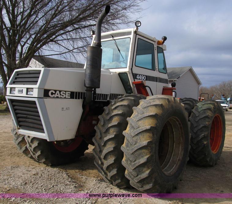 1982 Case 4490 4WD tractor in Shipman, IL | Item B2629 sold | Purple Wave
