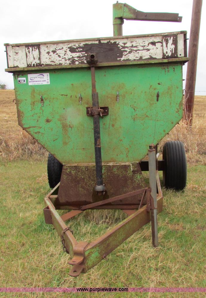 John Deere auger wagon in Guthrie, OK | Item B7190 sold | Purple Wave