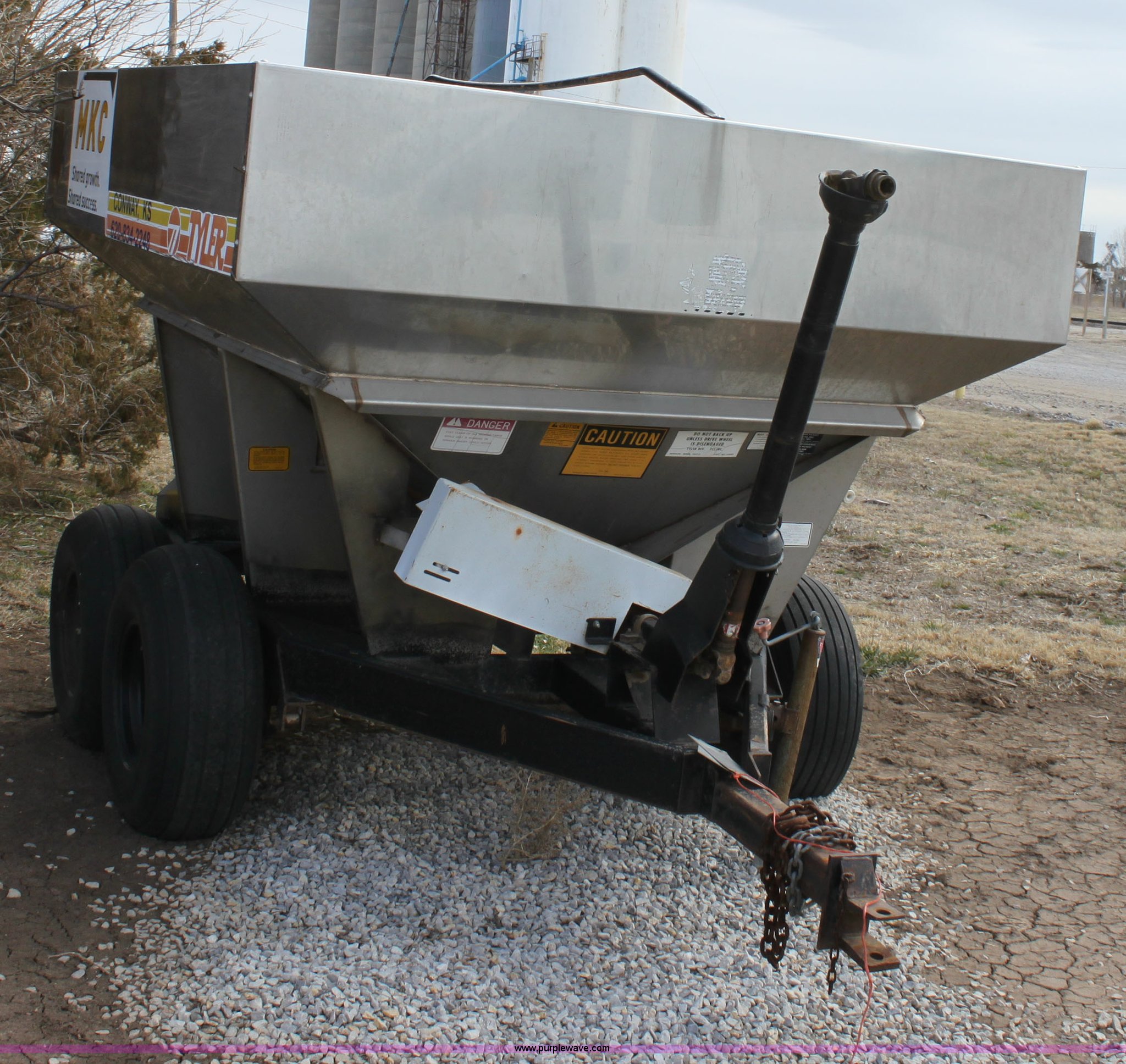 Tyler four ton fertilizer spreader in Conway, KS | Item A7362 sold ...