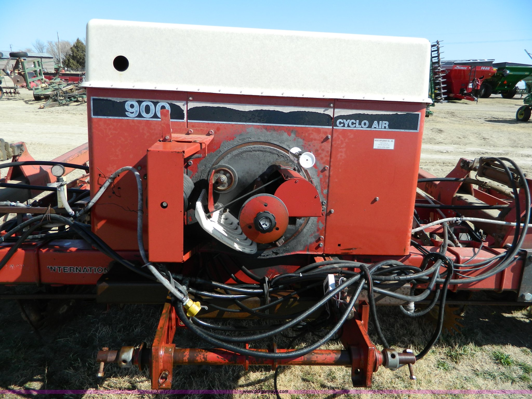 Case IH 900 Cyclo Air 8 row planter in Hoxie, KS | Item D8899 sold ...