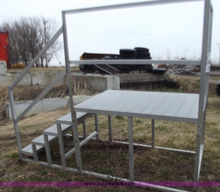 Aluminum job trailer steps in Odessa, MO | Item D3604 sold | Purple Wave