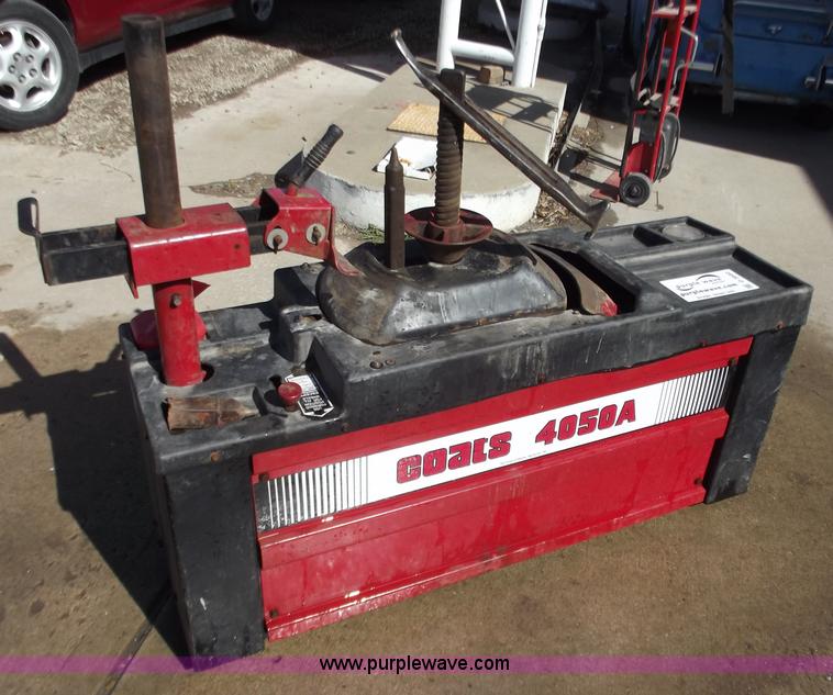 Coats 4050A tire machine in Harrisonville, MO | Item D3680 sold ...