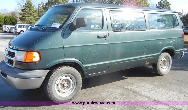 2001 Dodge Ram B2500 van in Lawrence, KS | Item C4333 sold | Purple Wave