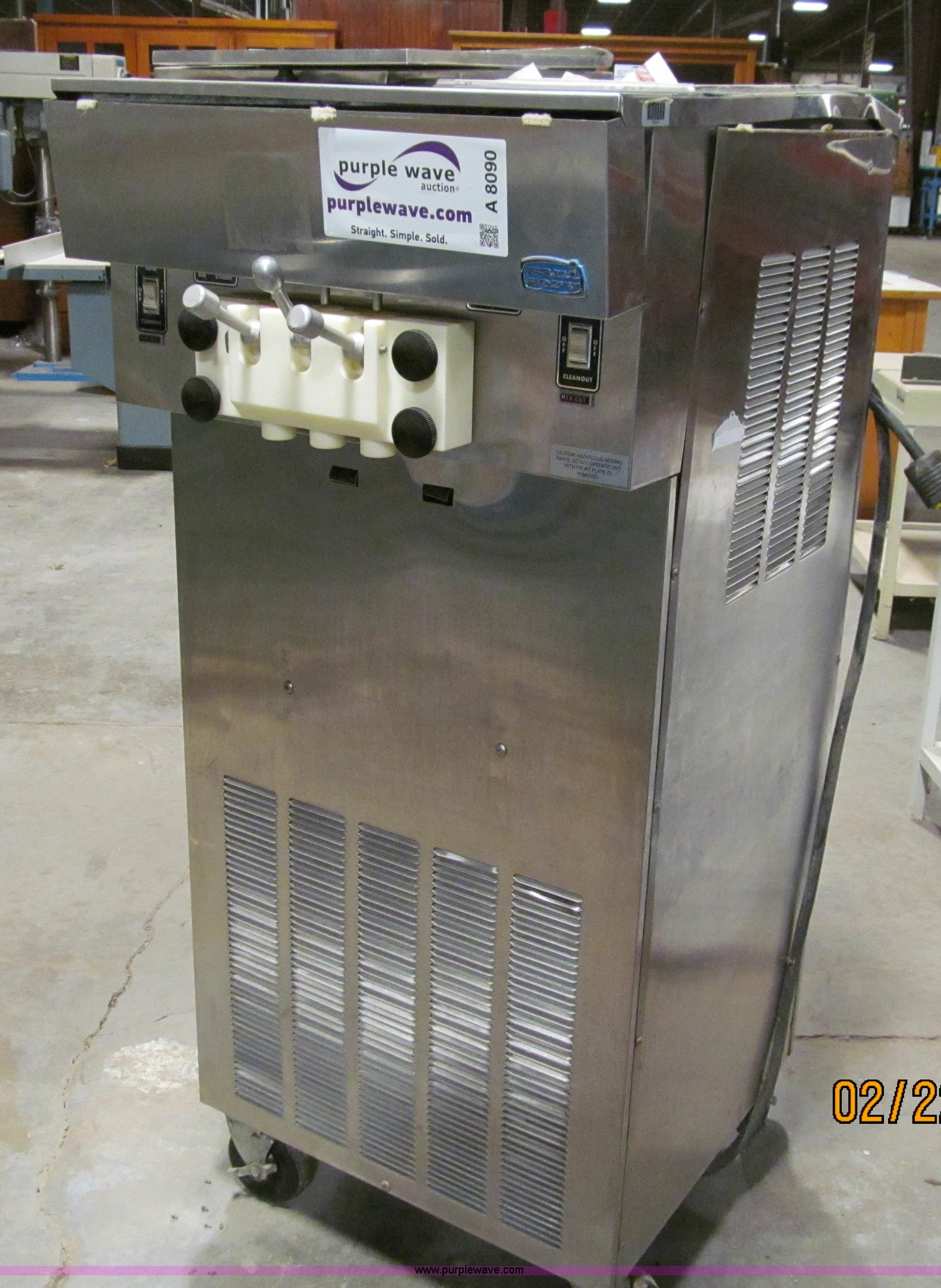 1989 Sani Serv A5221J-s three-product soft ice cream machine in Des ...