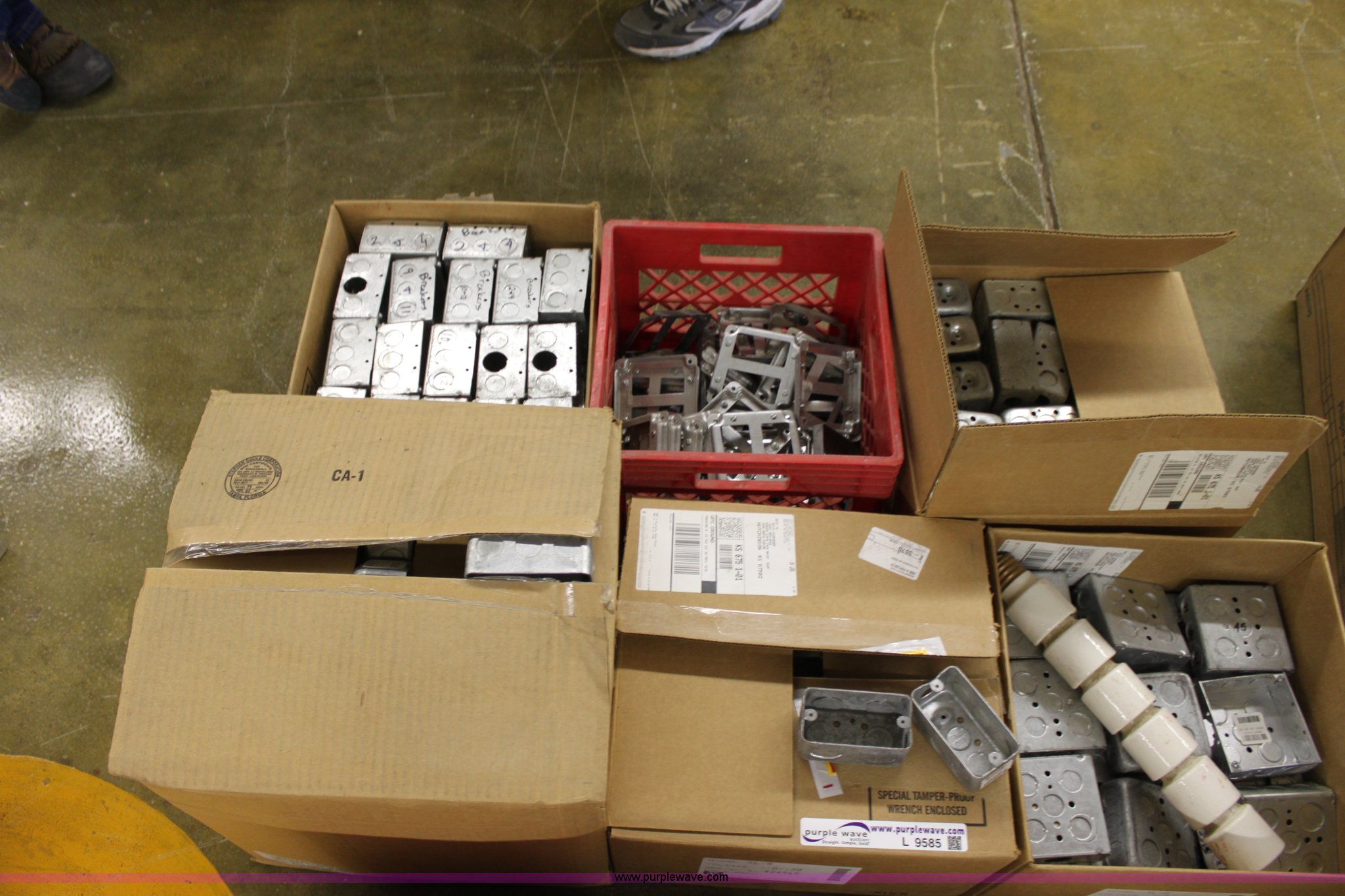 Assorted electrical handy boxes in Hutchinson, KS | Item L9585 sold ...