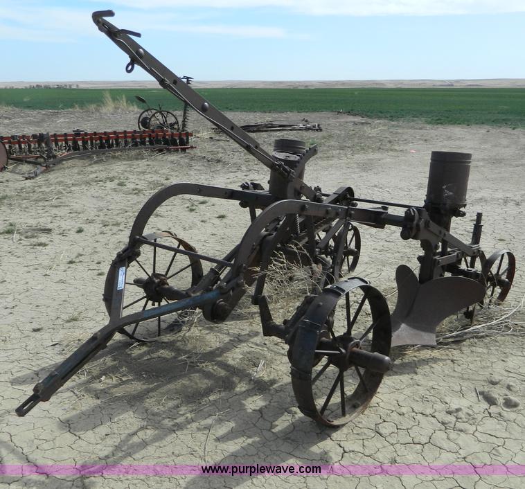 John Deere two row lister in Oberlin, KS | Item T9758 sold | Purple Wave