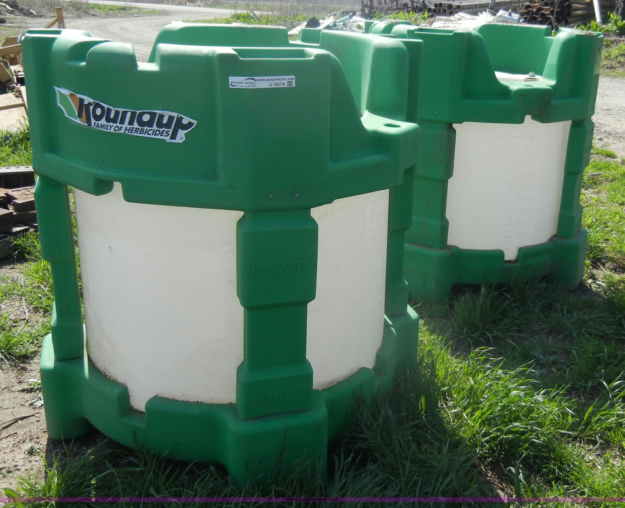 (2) Shuttle 120 gallon chemical tanks in Belvue, KS | Item U9974 sold ...