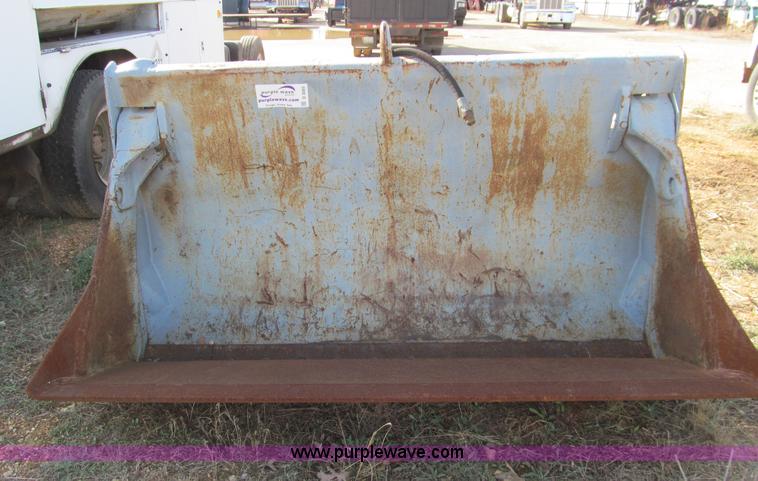 Four way hydraulic bucket in Mountain View, MO | Item D3085 sold ...