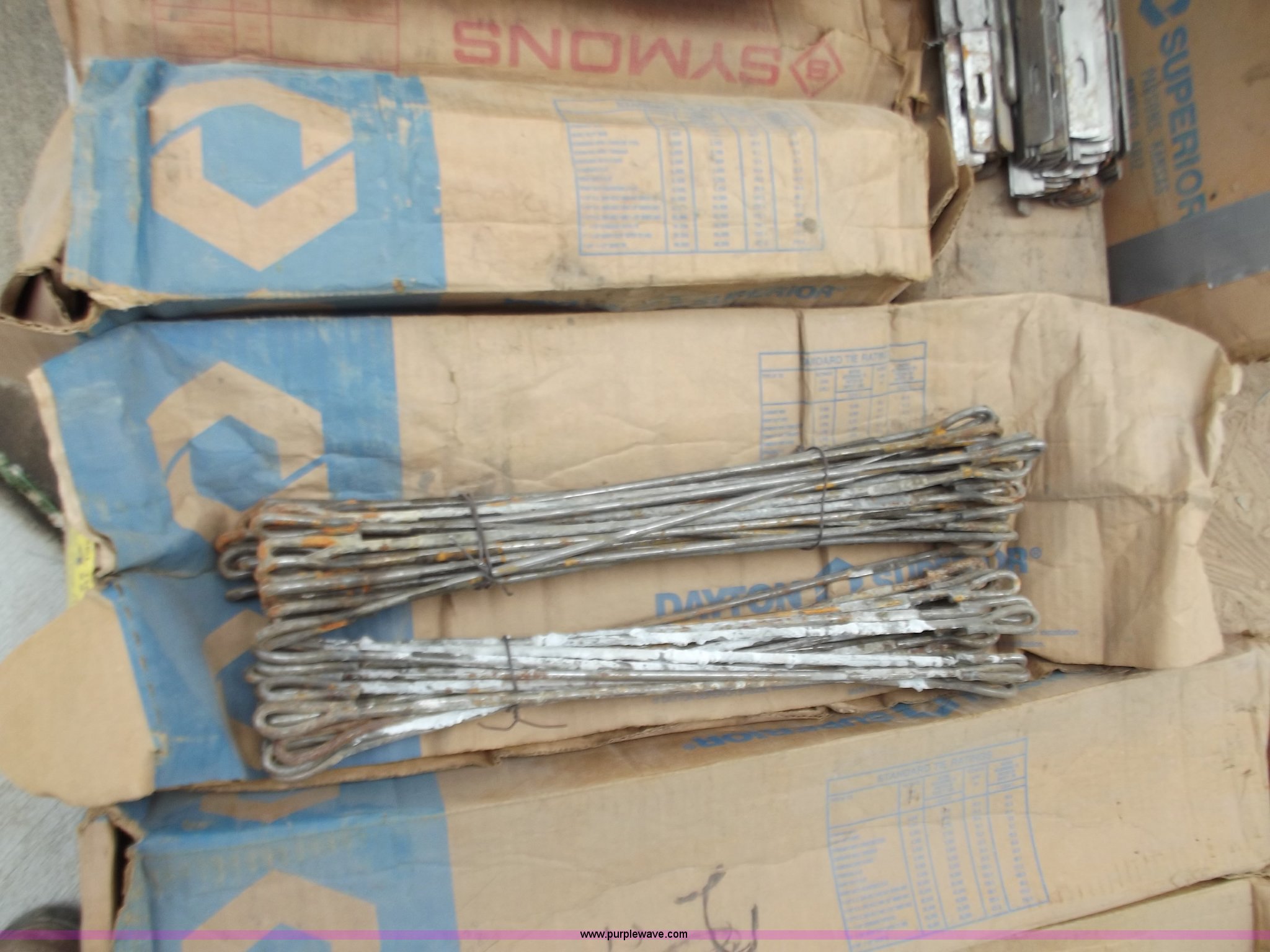 Patent/Symons form ties in Raytown, MO | Item D3891 sold | Purple Wave