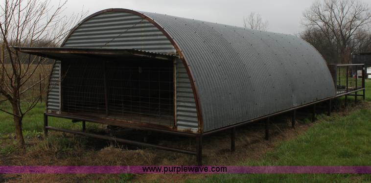 Elevated hog shed in Eureka, KS | Item D7539 sold | Purple Wave