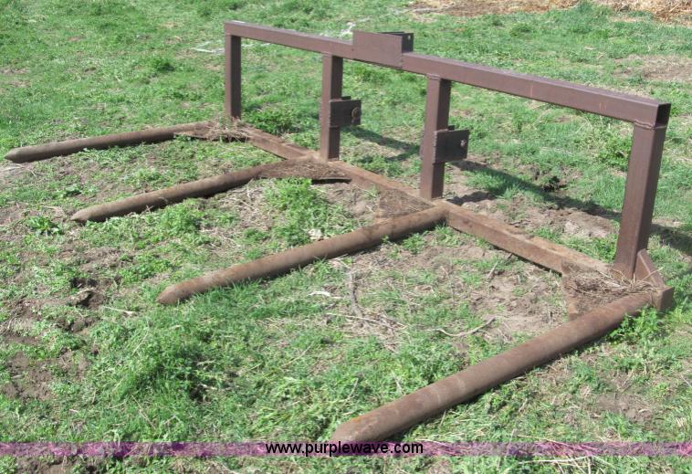 Custom built three point dual bale carrier in Grafton, NE | Item G9478 ...