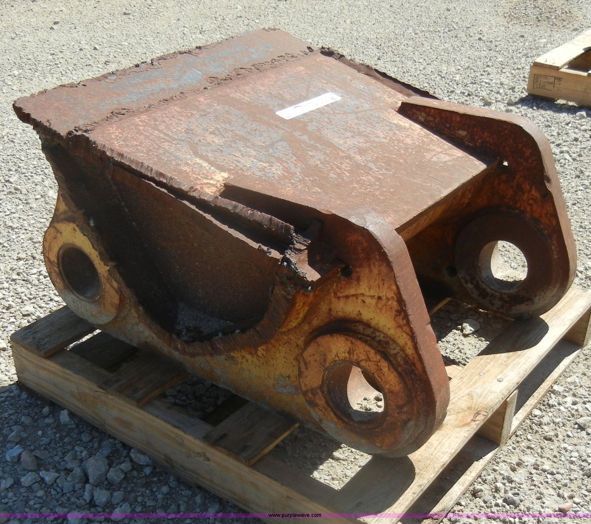 Quick attach bracket for excavators in Topeka, KS | Item K9020 sold ...