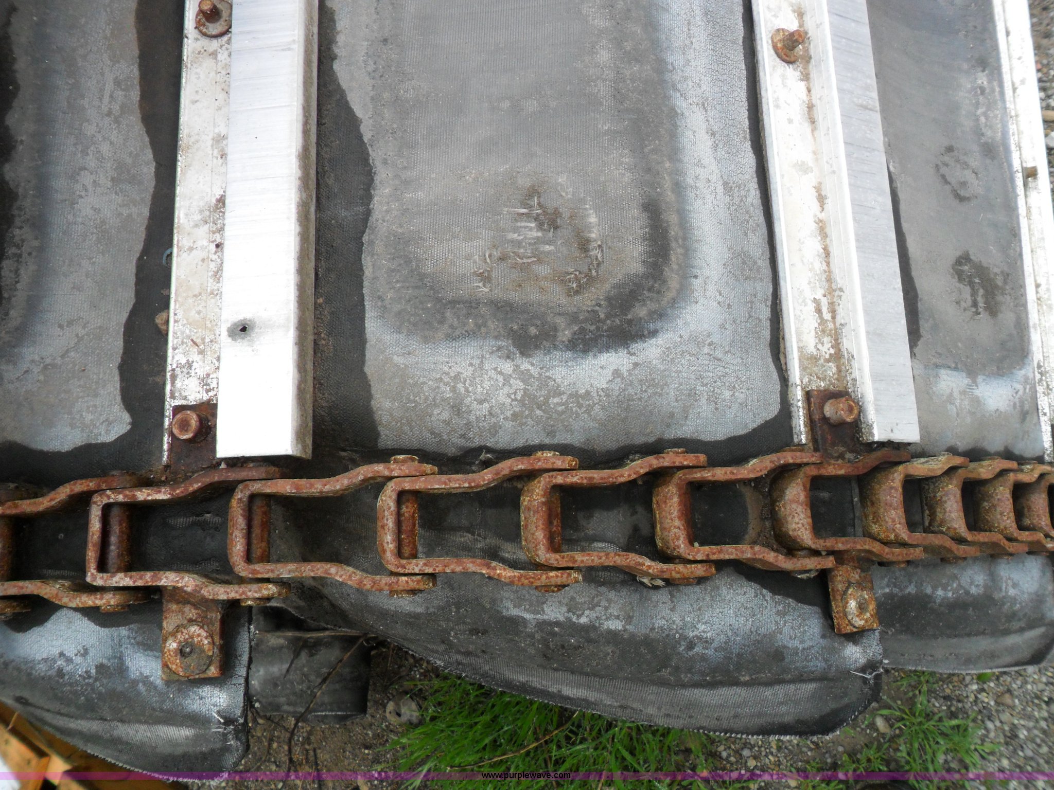 (6) live bottom trailer belts in Lyons, KS | Item B1197 sold | Purple Wave