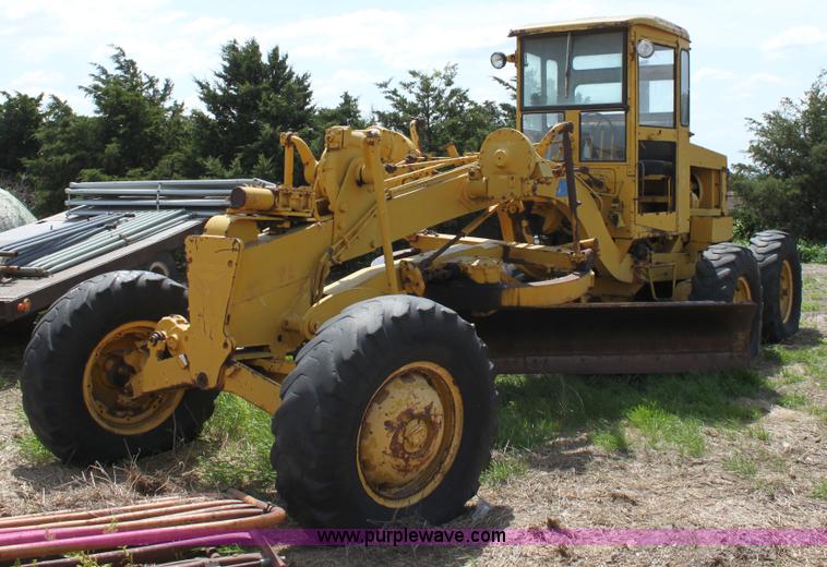 Wabco 440 motor grader in Herington, KS | Item D7825 sold | Purple Wave