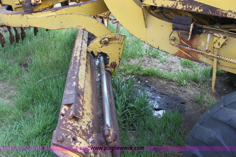 Wabco 440 motor grader in Herington, KS | Item D7825 sold | Purple Wave