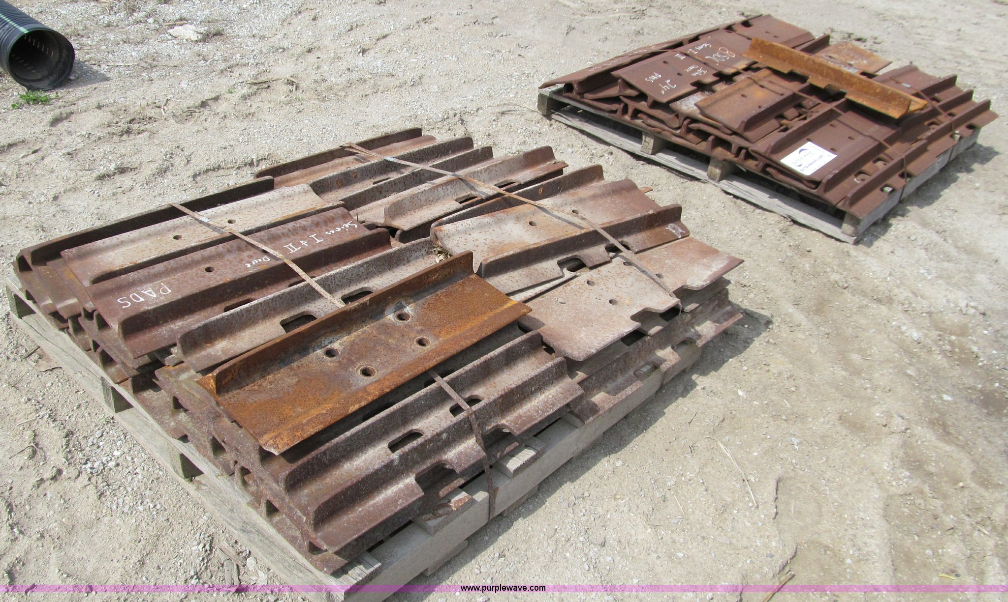 (80) 24" single grouser track pads in West Branch, IA | Item A8211 sold ...
