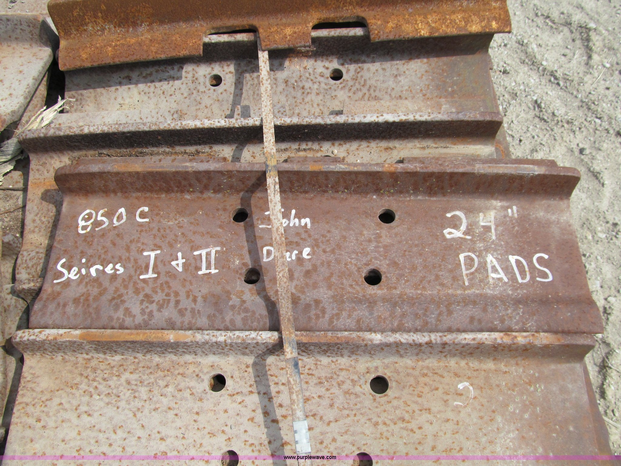 (80) 24" single grouser track pads in West Branch, IA | Item A8211 sold ...