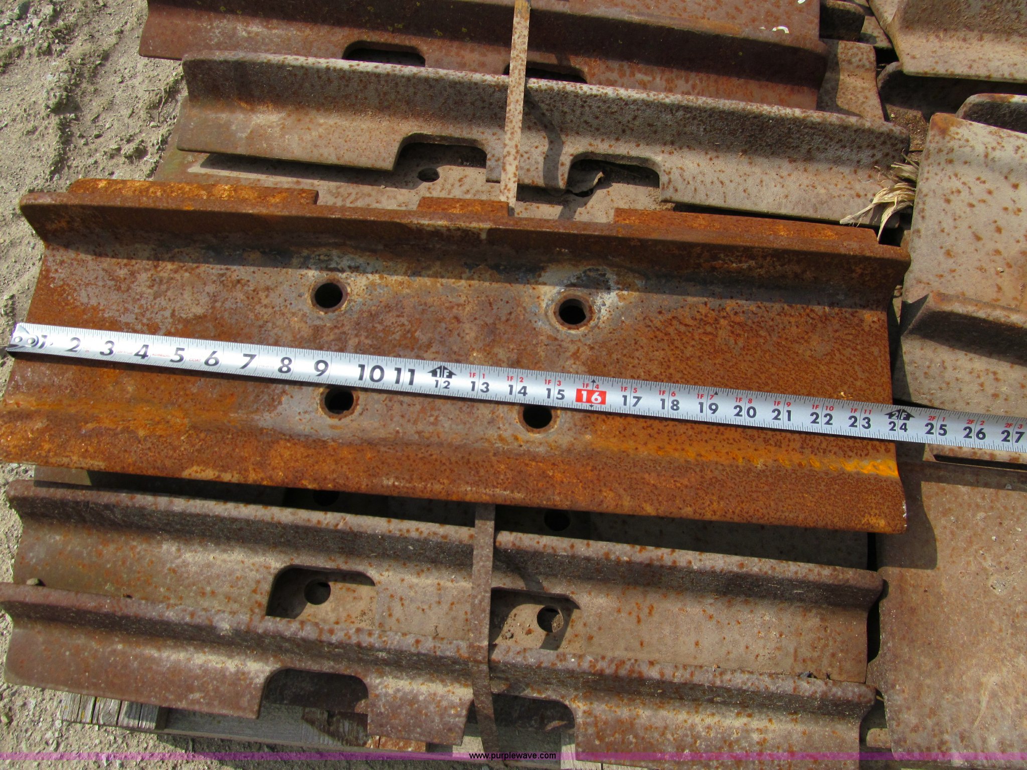 (80) 24" single grouser track pads in West Branch, IA | Item A8211 sold ...