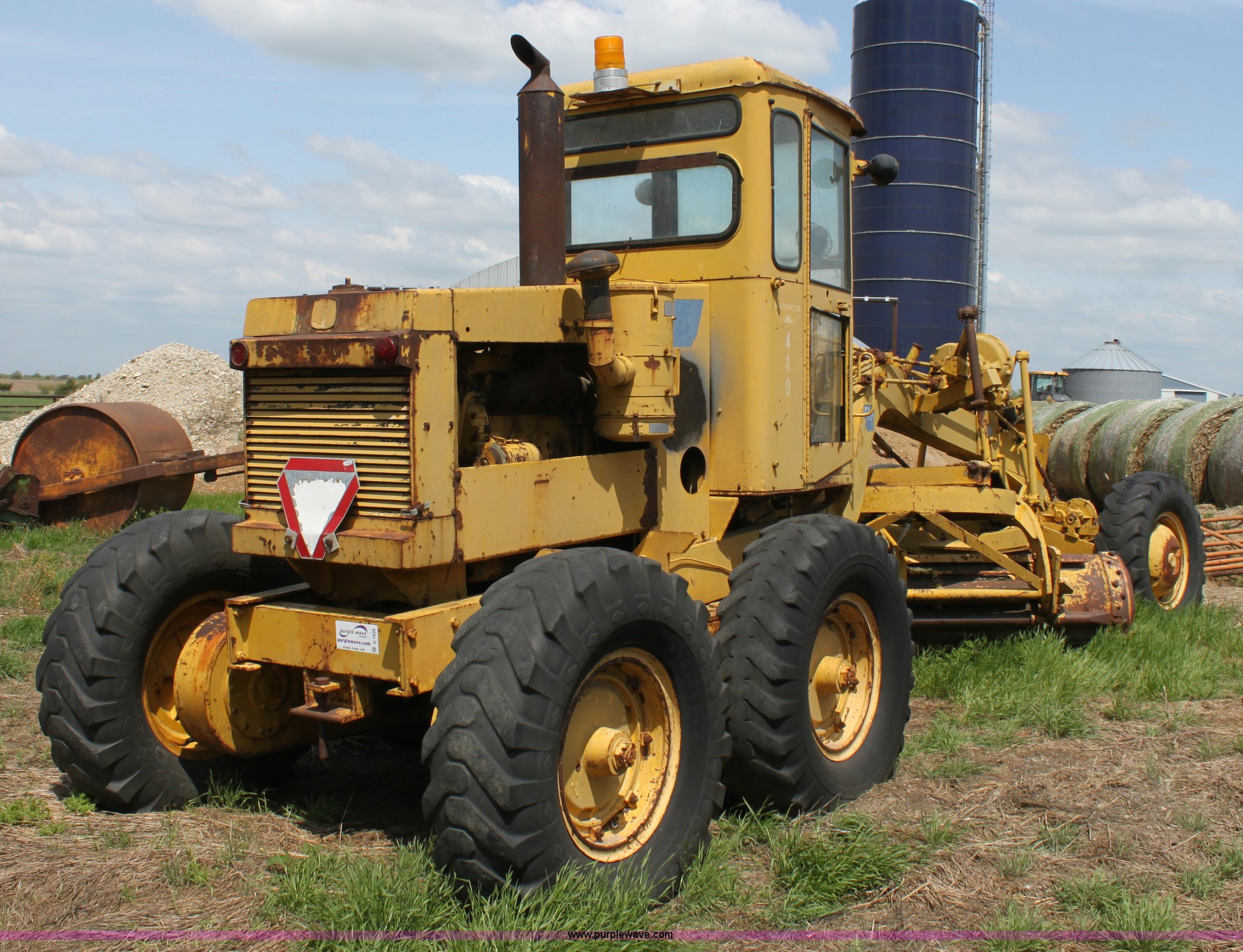 Wabco 440 motor grader in Herington, KS | Item D7825 sold | Purple Wave