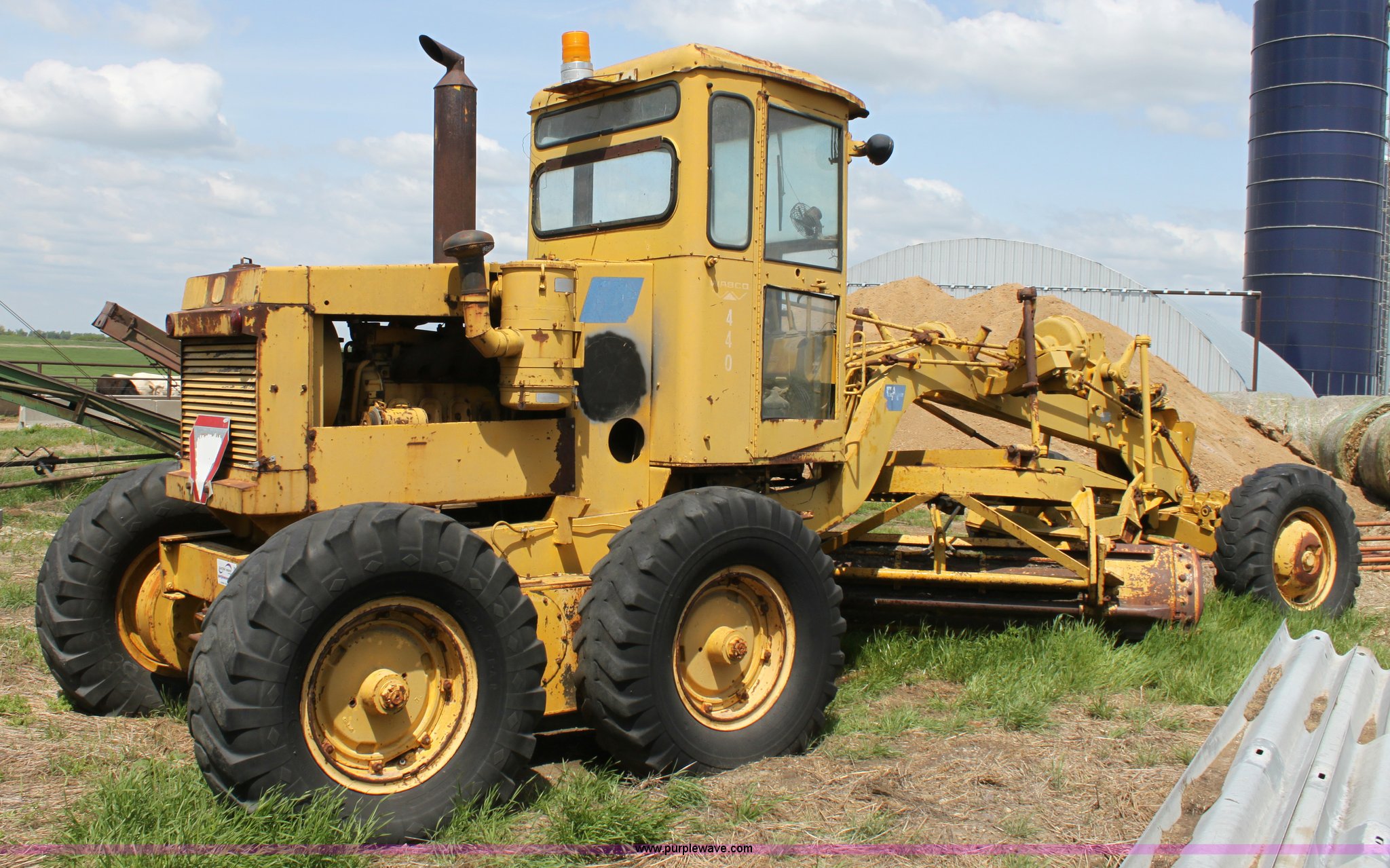 Wabco 440 motor grader in Herington, KS | Item D7825 sold | Purple Wave