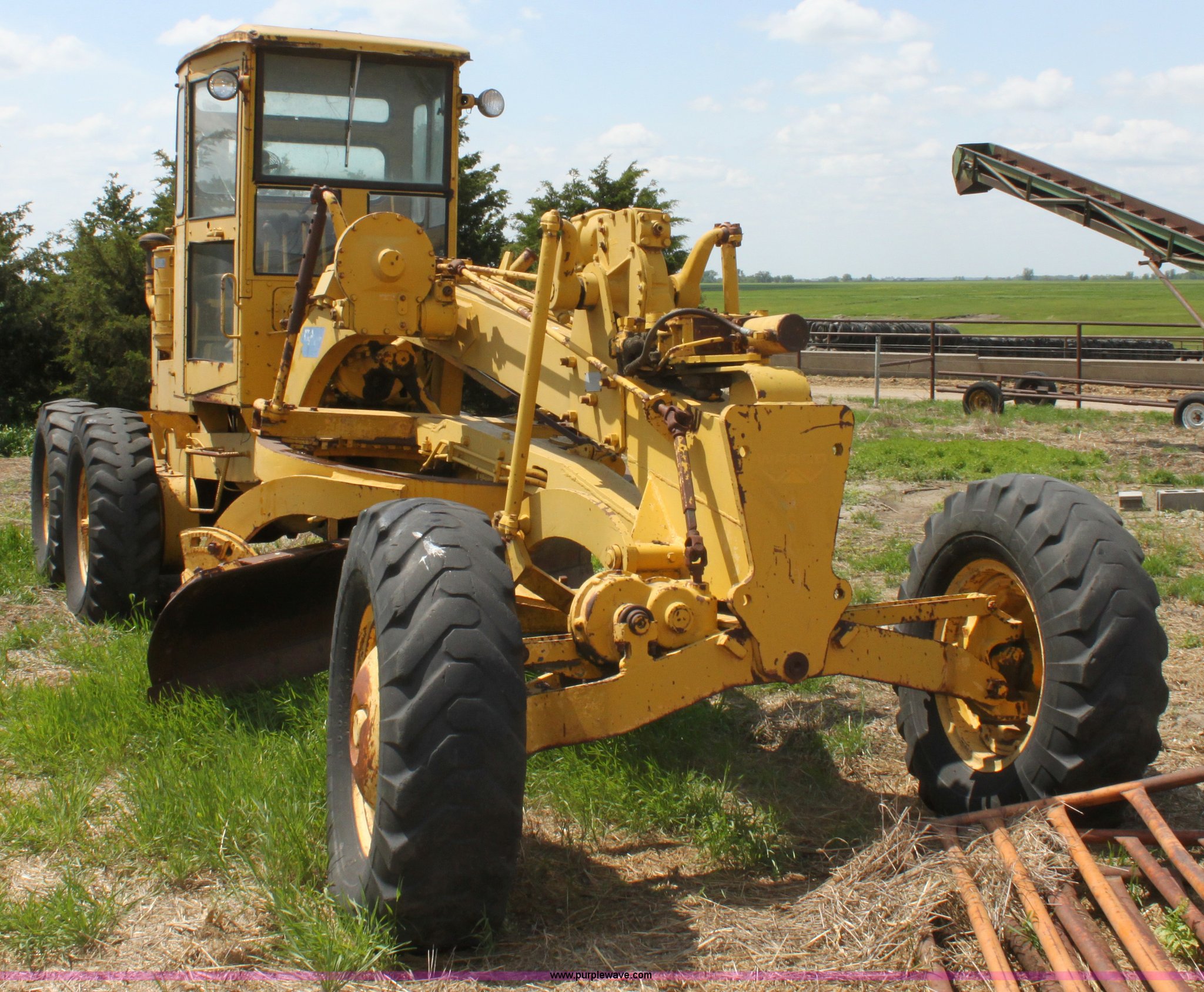 Wabco 440 motor grader in Herington, KS | Item D7825 sold | Purple Wave