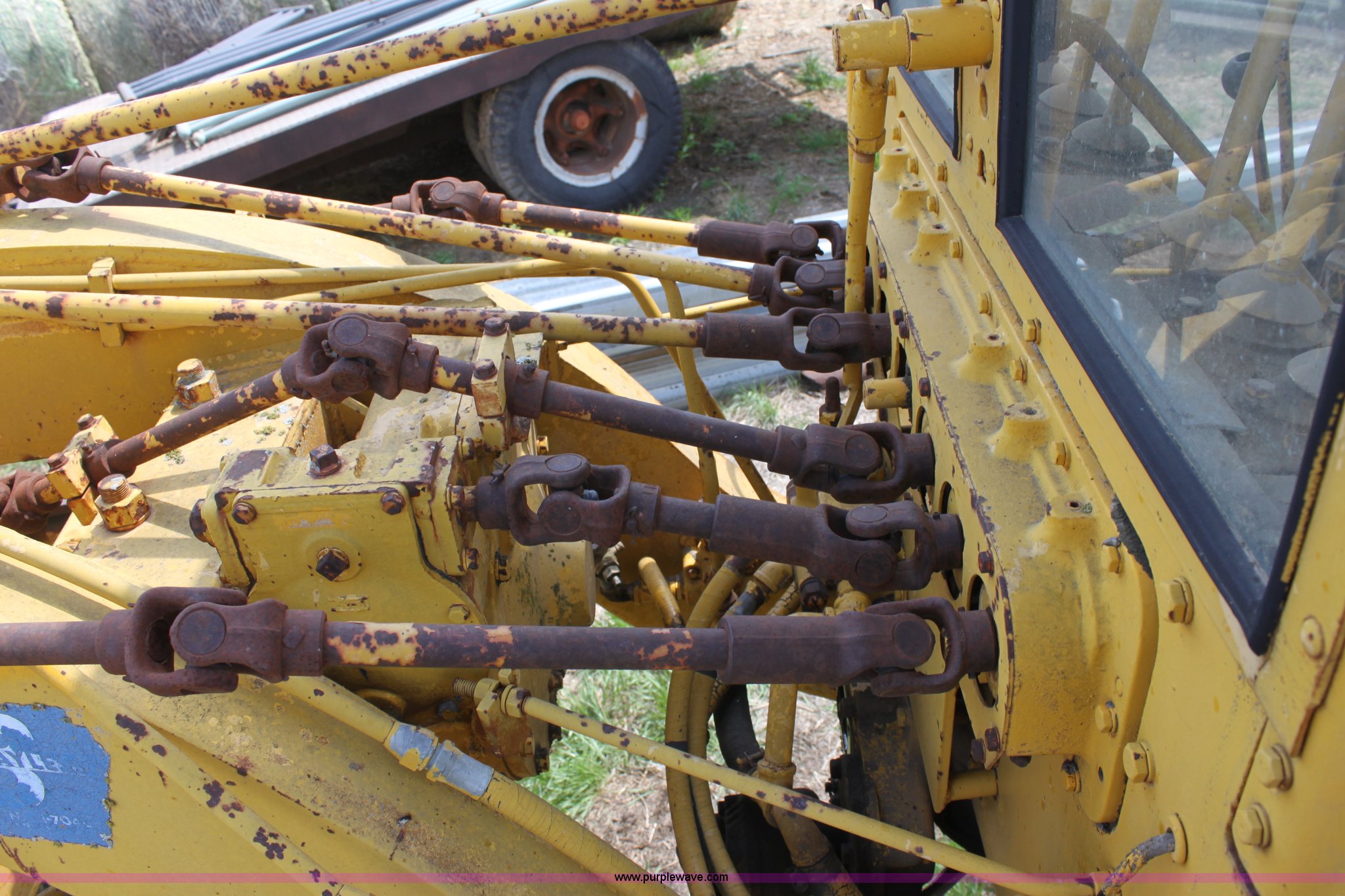 Wabco 440 motor grader in Herington, KS | Item D7825 sold | Purple Wave