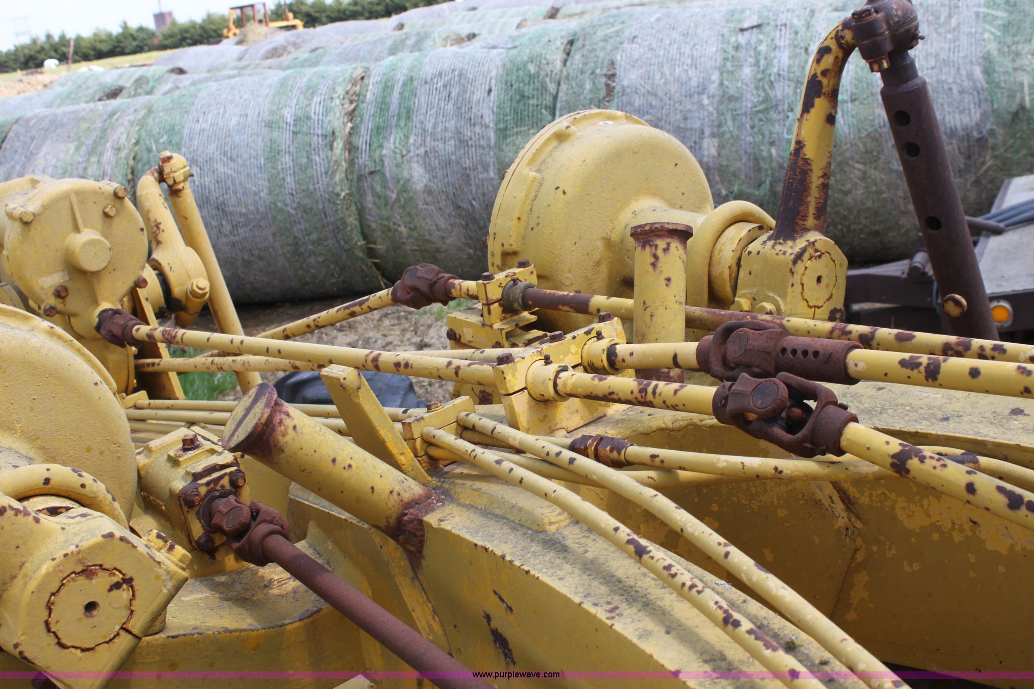 Wabco 440 motor grader in Herington, KS | Item D7825 sold | Purple Wave