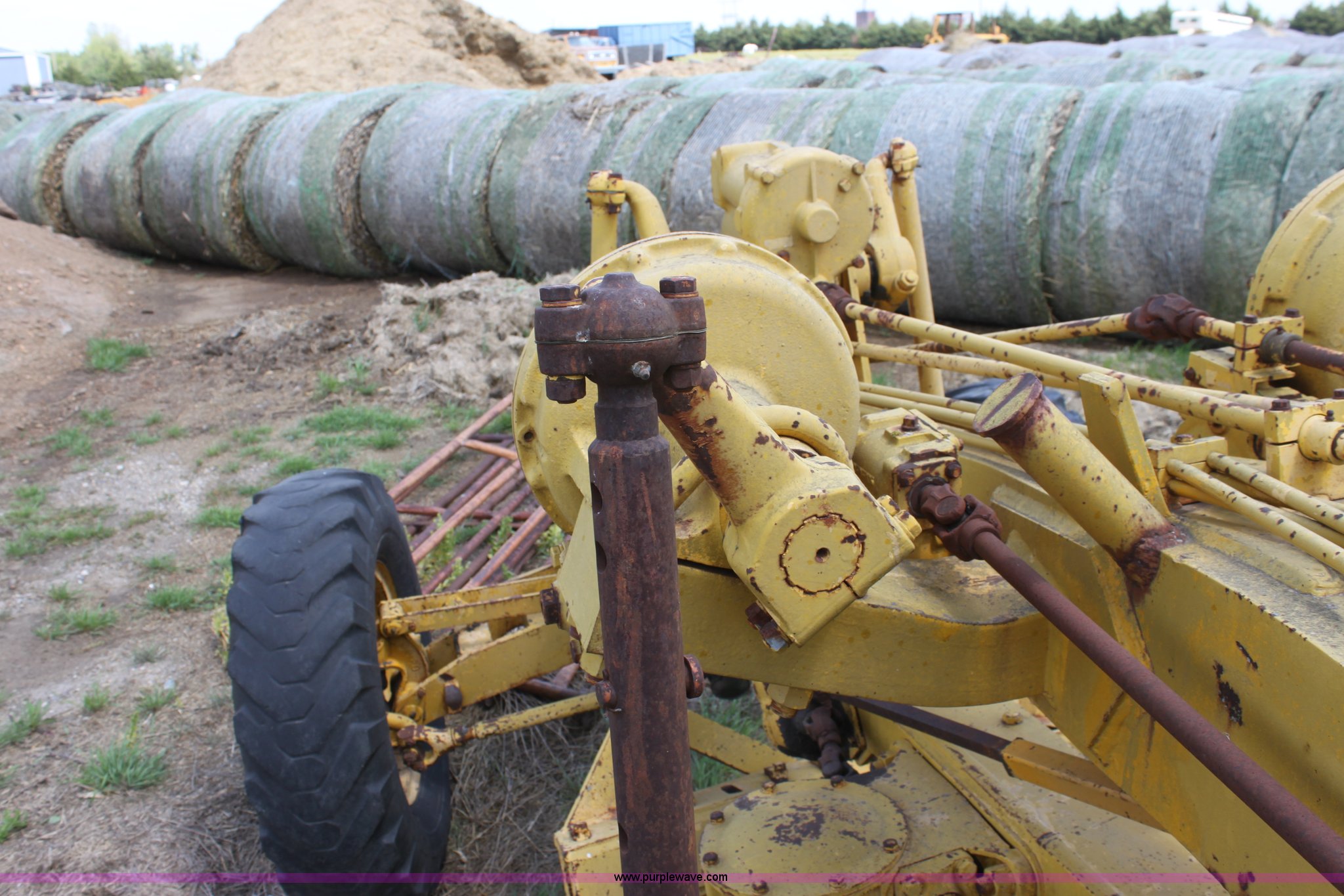 Wabco 440 motor grader in Herington, KS | Item D7825 sold | Purple Wave