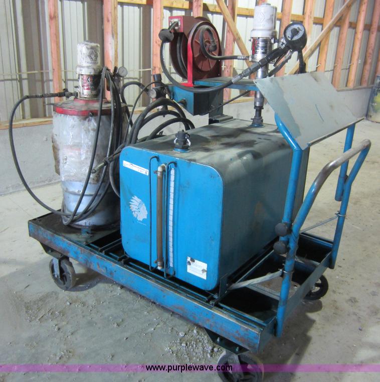 Valley lube cart in Canton, KS | Item V9071 sold | Purple Wave