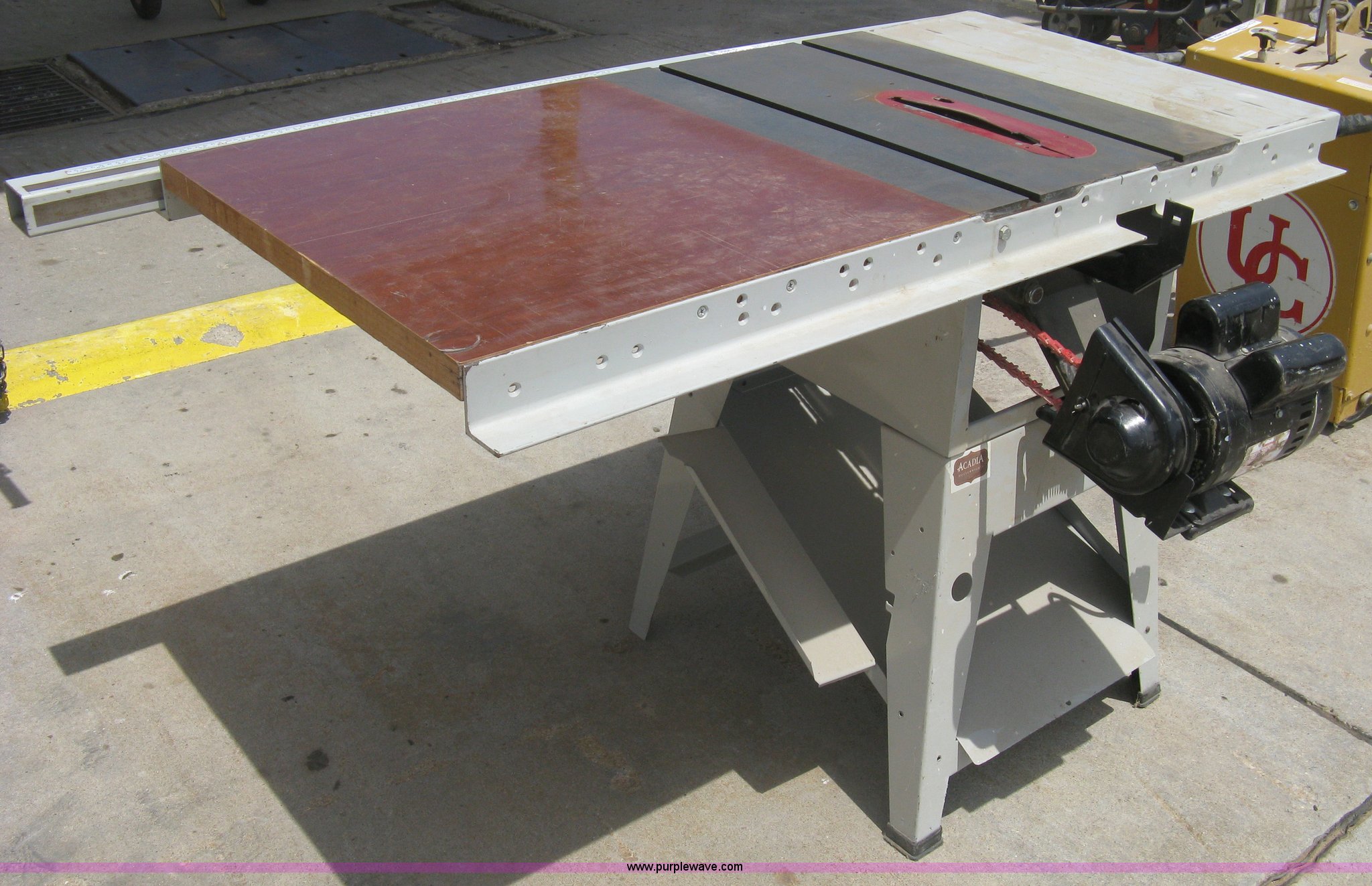 Delta industrial table saw in Wichita, KS | Item G9955 sold | Purple Wave