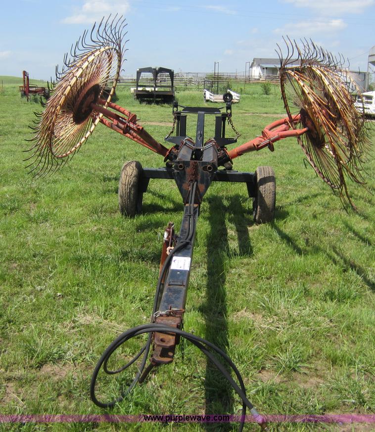 Kelderman 10 wheel hay rake in Ramona, OK | Item C5490 sold | Purple Wave