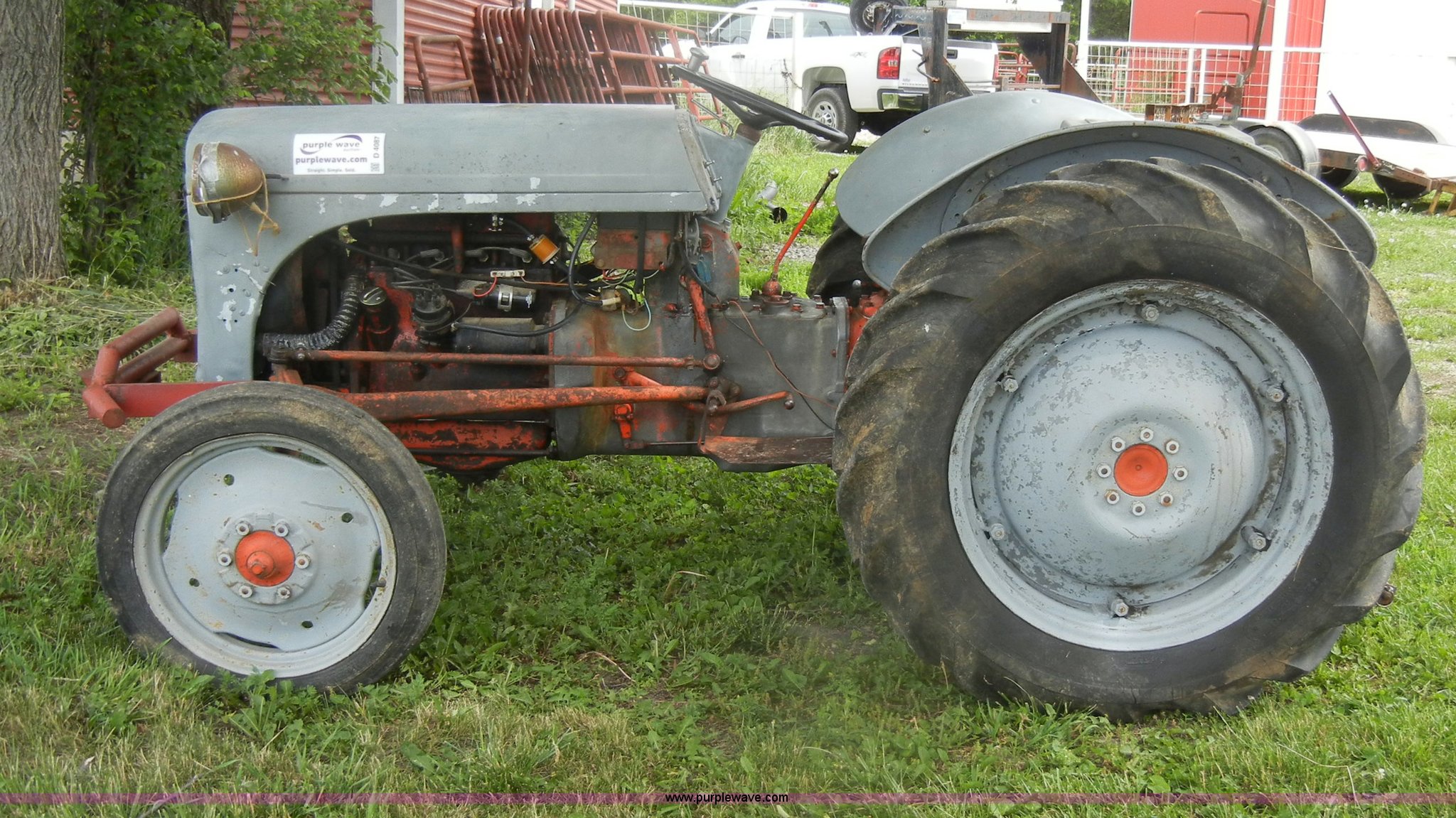 Massey-Ferguson T020 tractor in Oskaloosa, KS | Item D4087 sold ...