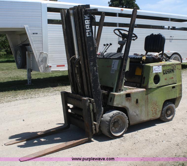 Clark C500-30 forklift in Baldwin City, KS | Item B6565 sold | Purple Wave