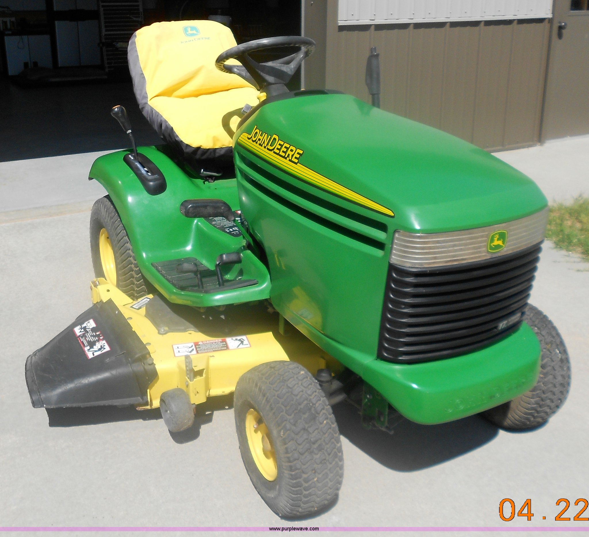 John Deere LX279 mower in Cunningham, KS | Item B1251 sold | Purple Wave
