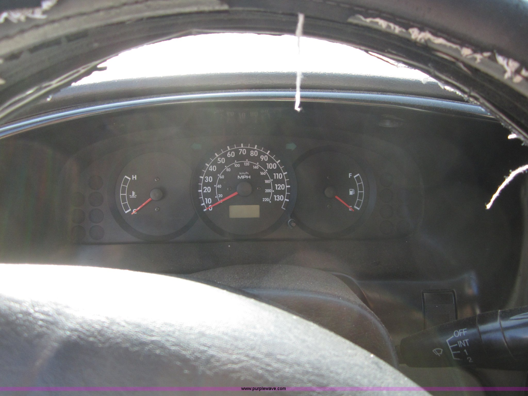 2003 Kia Spectra in Dodge City, KS | Item J9020 sold | Purple Wave