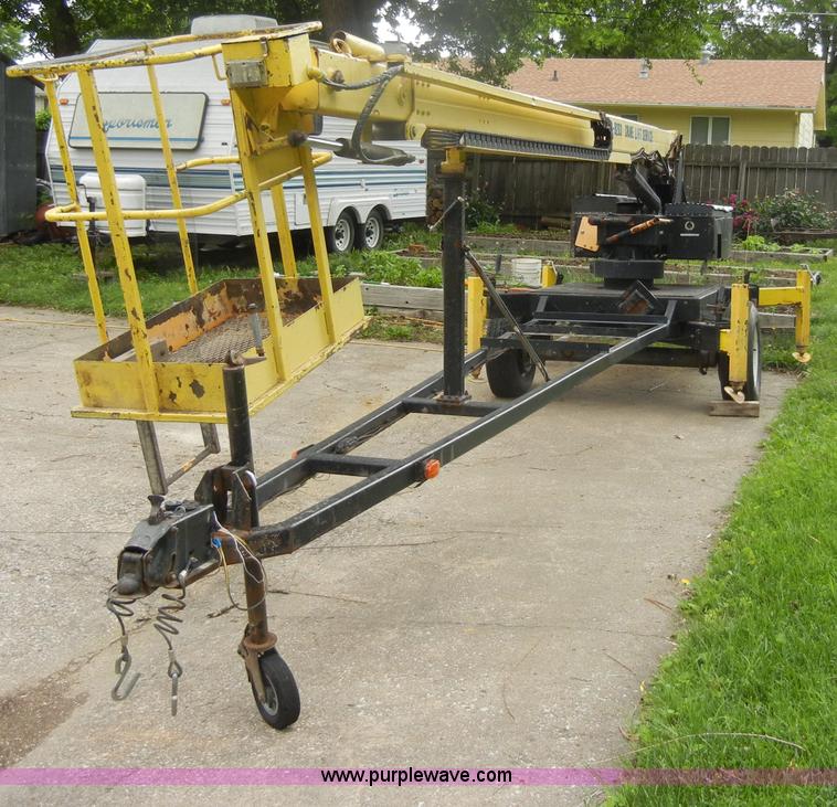 1996 Workforce XLB-4232 boom lift crane with trailer in Garnett, KS ...