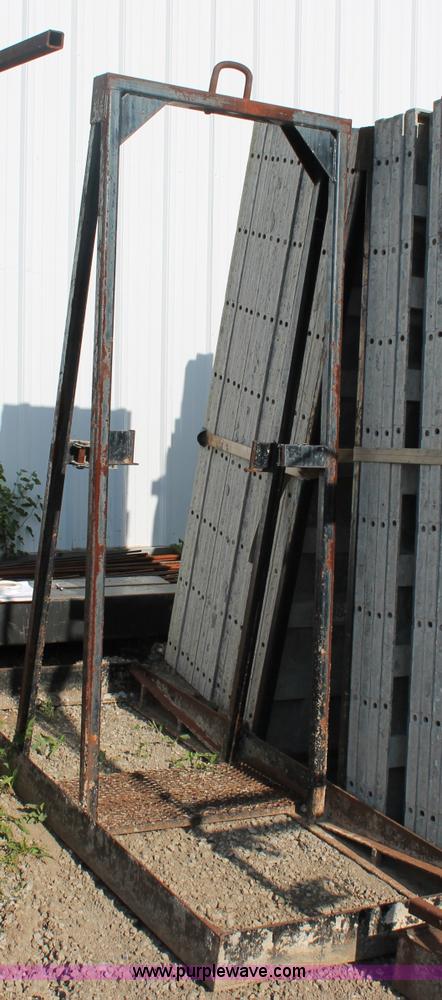 Aluminum concrete form racks in Grain Valley, MO | Item O9264 sold ...