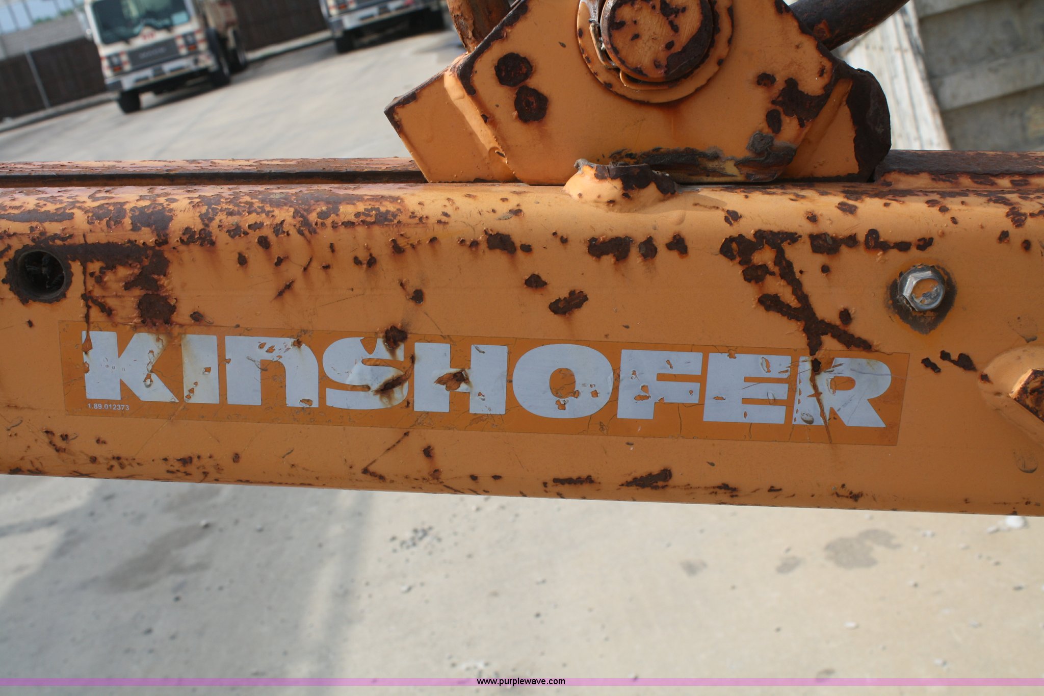 2001 Kinshofer lift all in Shawnee, KS | Item B6646 sold | Purple Wave