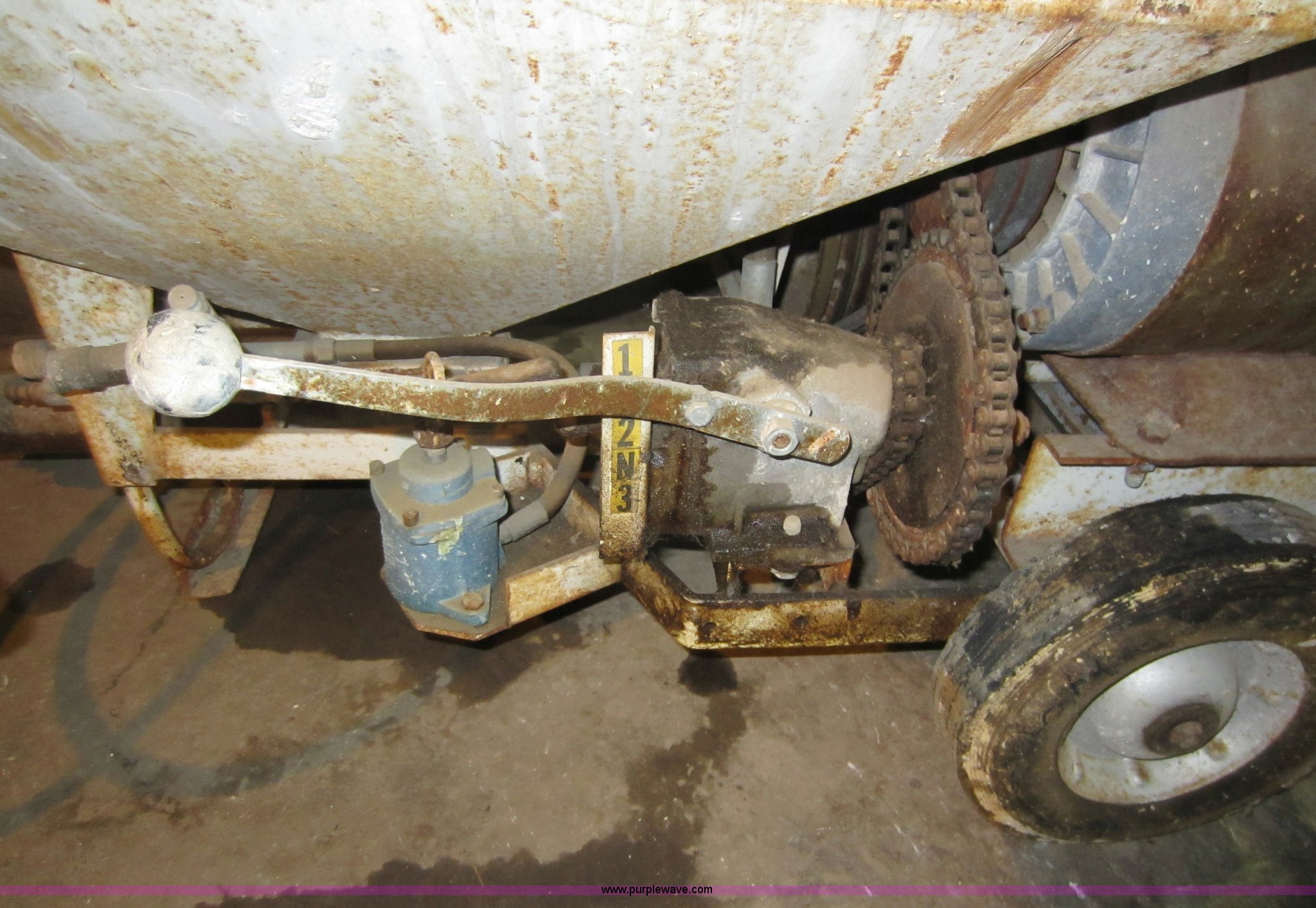 Goldblatt texture sprayer in Columbus, KS | Item B9103 sold | Purple Wave