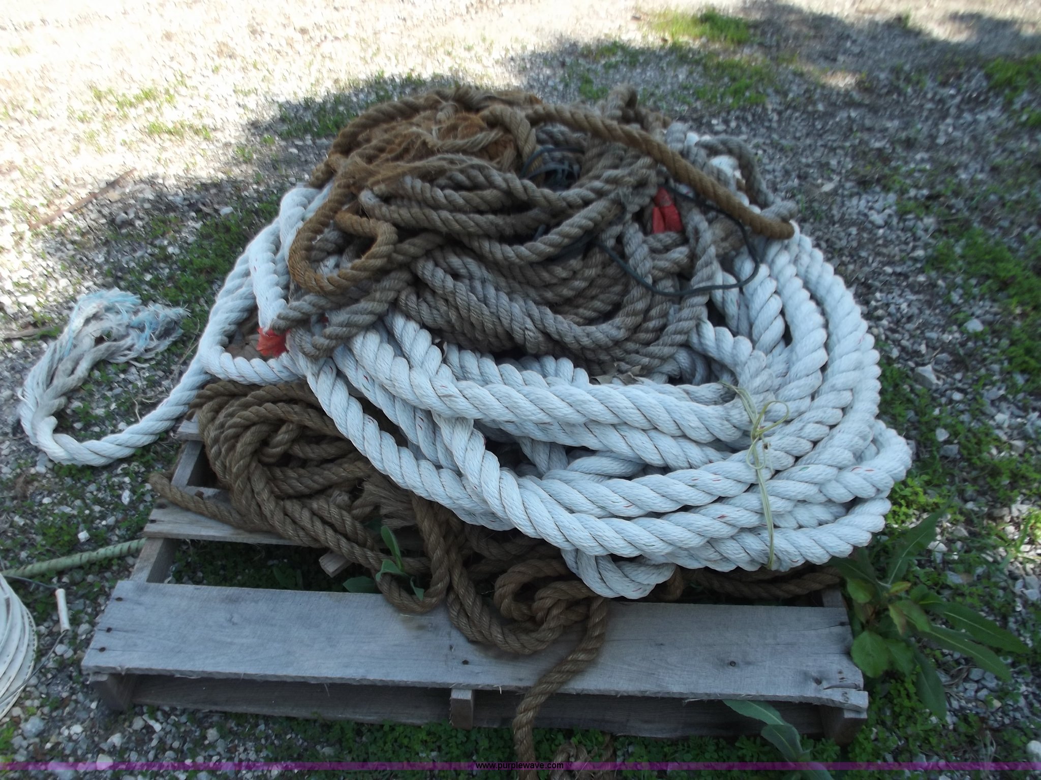 Approx six assorted ropes in Columbia, MO | Item C2069 sold | Purple Wave