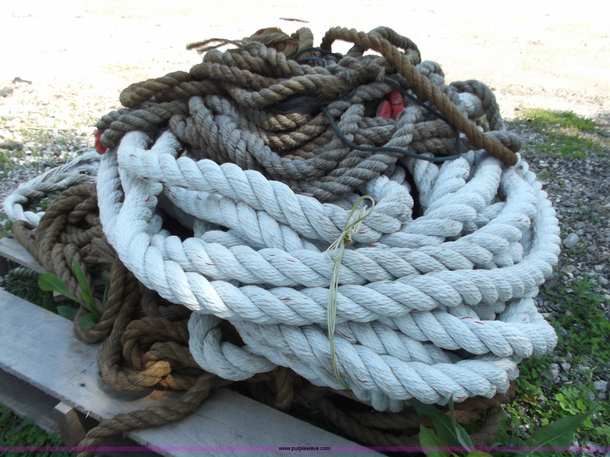 Approx six assorted ropes in Columbia, MO | Item C2069 sold | Purple Wave