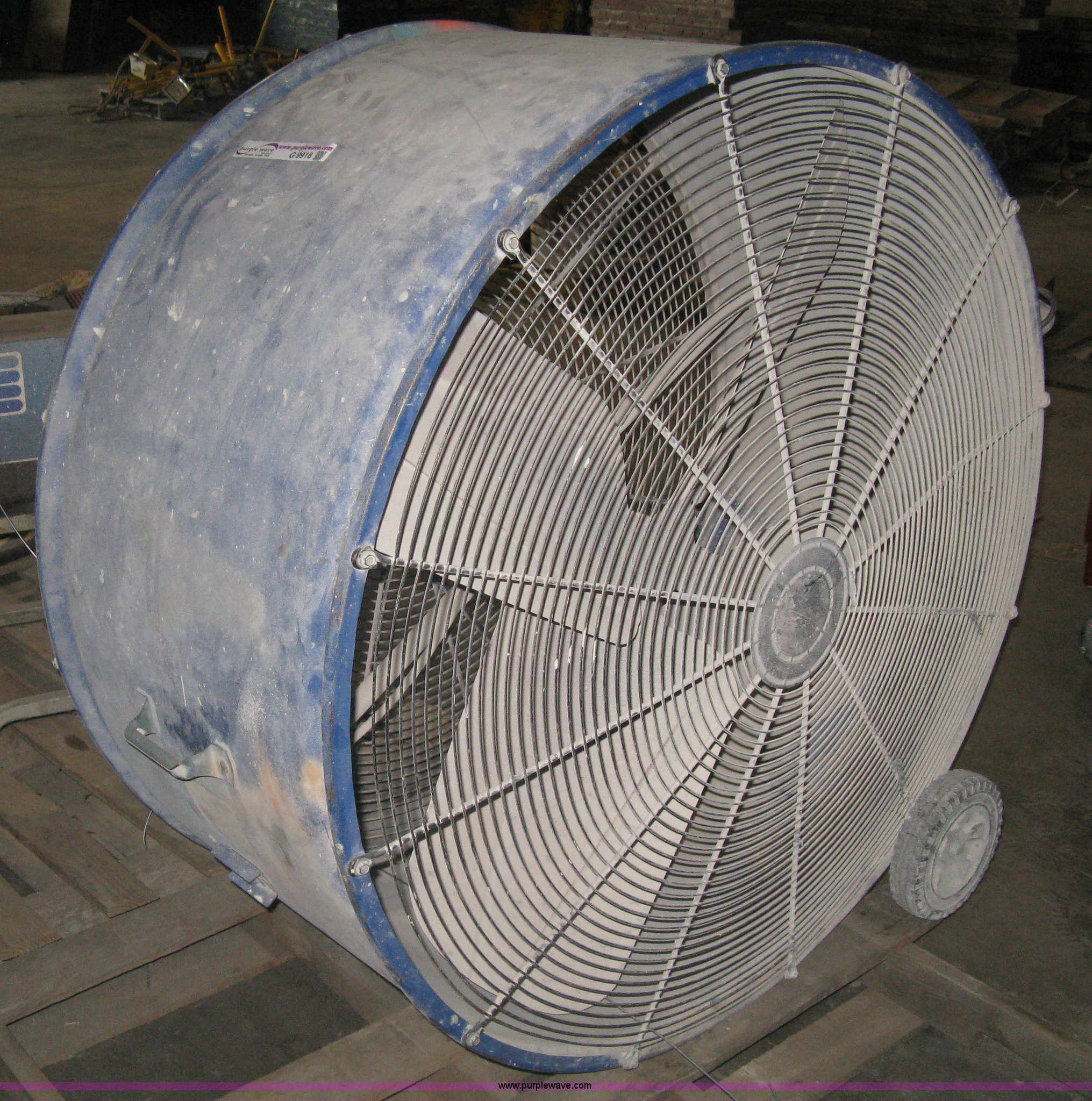 Roll around shop floor fan in Wichita, KS | Item G9918 sold | Purple Wave