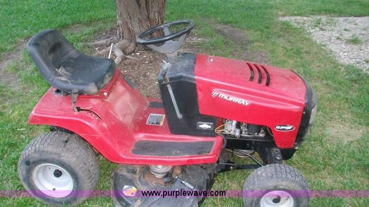 2002 Murray lawn mower in Wamego, KS | Item B1337 sold | Purple Wave