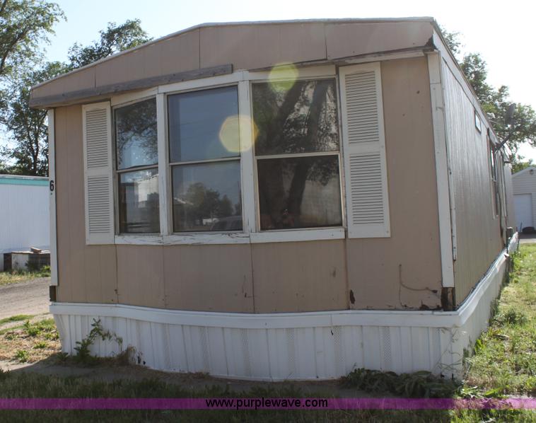 1984 Atlantic mobile home in Hutchinson, KS | Item D5025 sold | Purple Wave