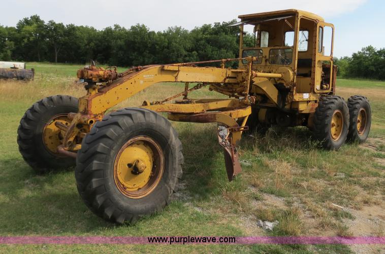 Caterpillar 112 motor grader in Caney, KS | Item B2407 sold | Purple Wave