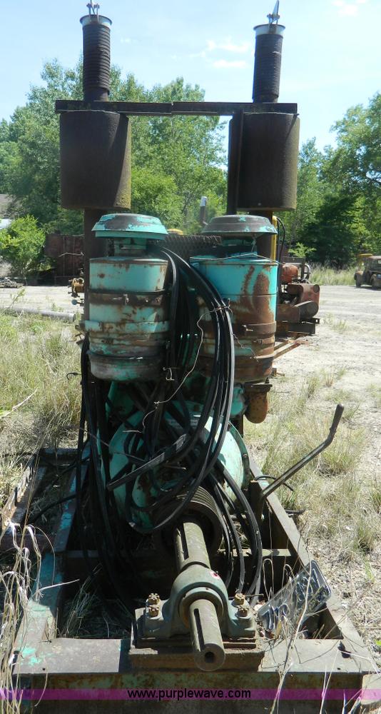 Detroit 318 diesel engine in Scandia, KS | Item M9791 sold | Purple Wave