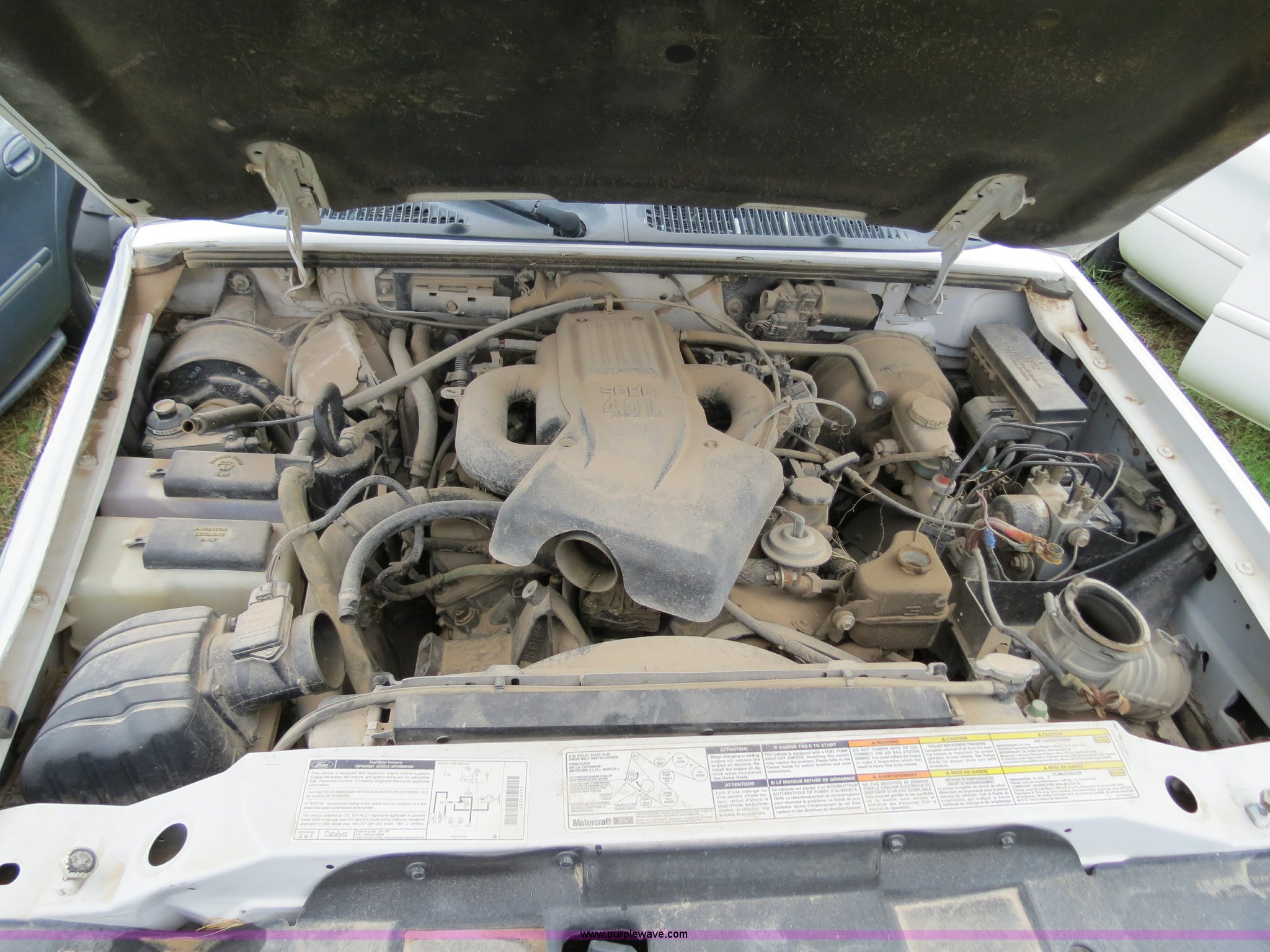 2000 Ford Explorer XLT SUV in Perryton, TX | Item B7506 sold | Purple Wave