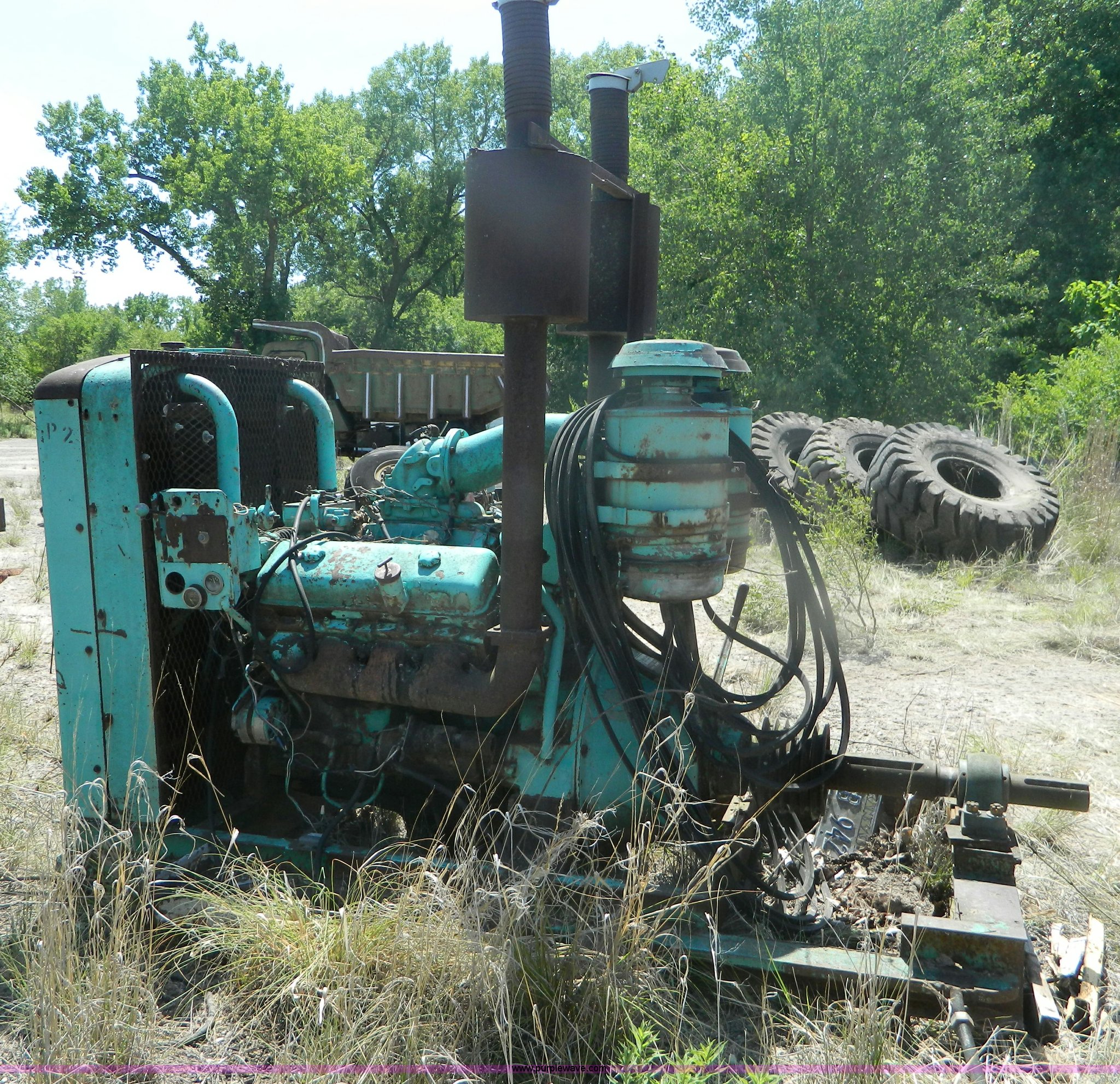Detroit 318 diesel engine in Scandia, KS | Item M9791 sold | Purple Wave