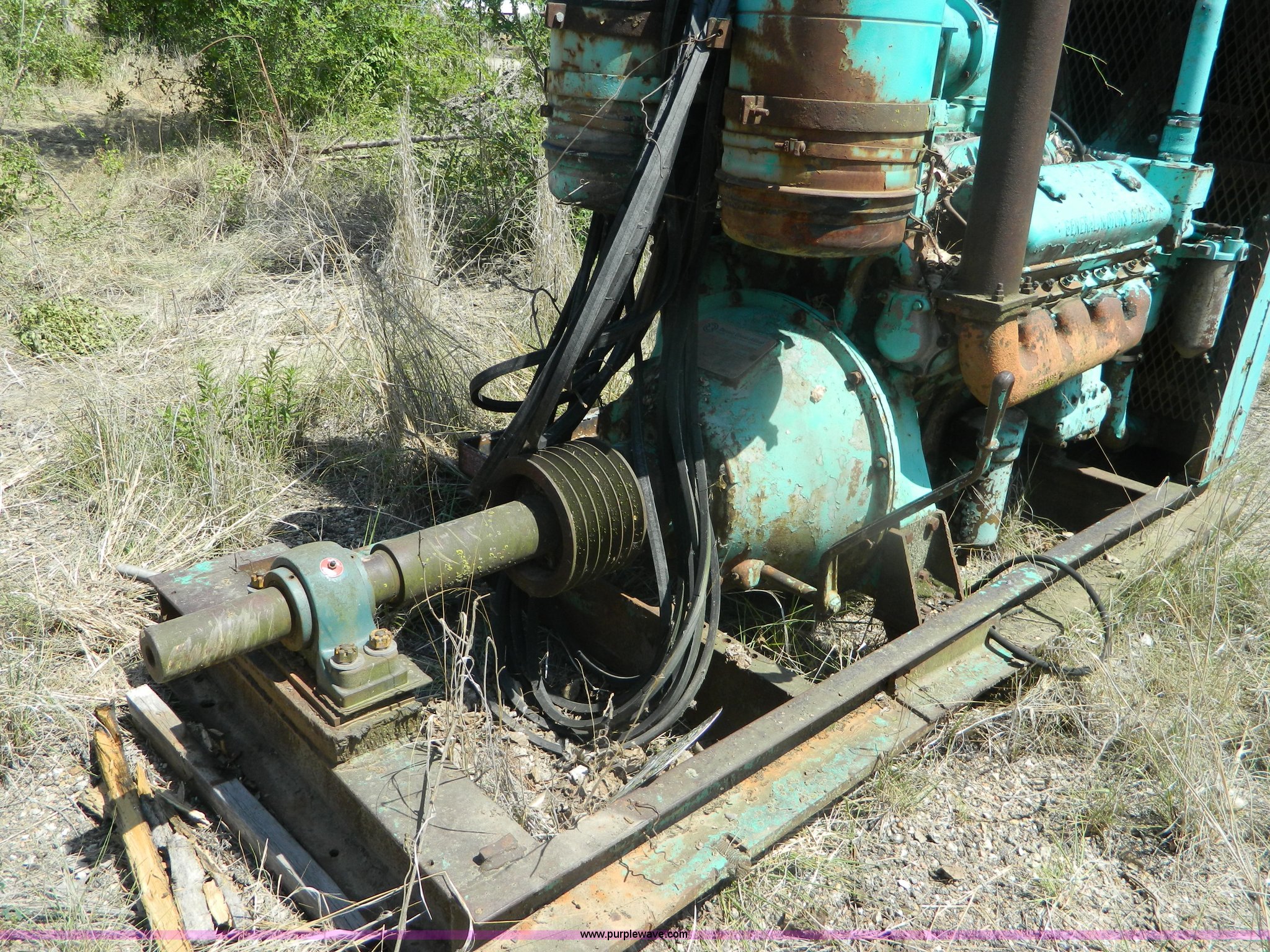 Detroit 318 diesel engine in Scandia, KS | Item M9791 sold | Purple Wave
